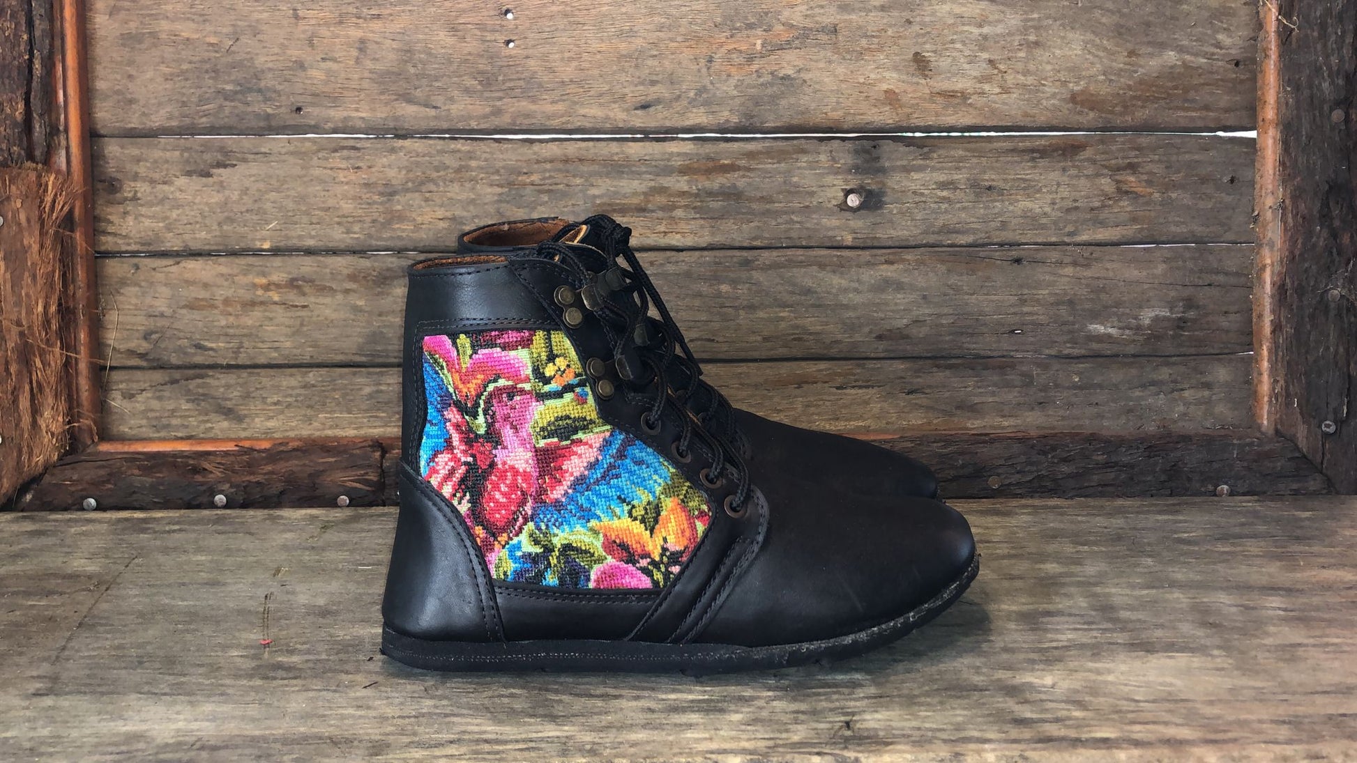 Size 39 Barefoot Sierra Boot - Hummingbird Beauty – Ethnic Spirit