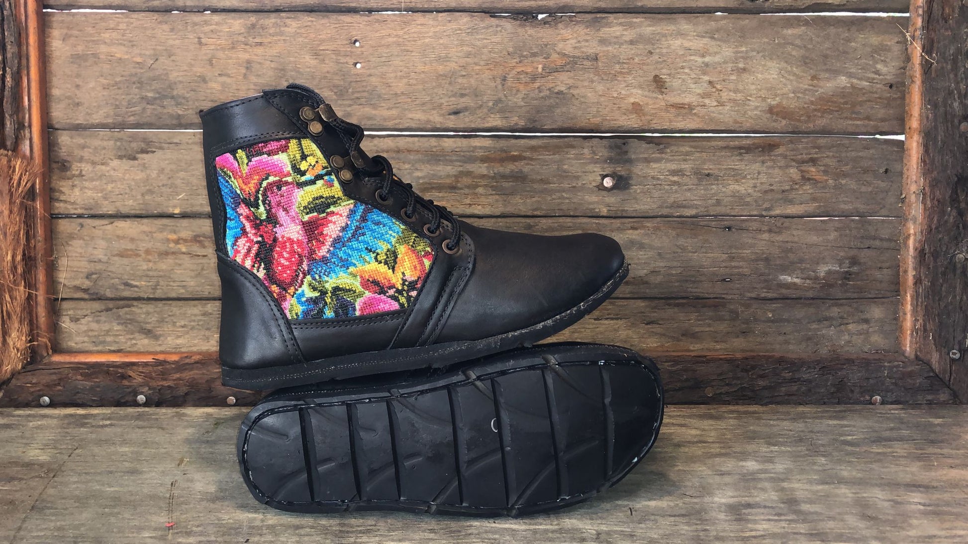 Size 39 Barefoot Sierra Boot - Hummingbird Beauty – Ethnic Spirit